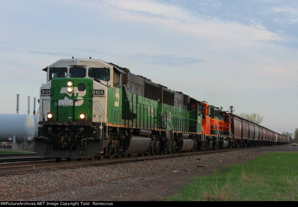 BNSF 8105
